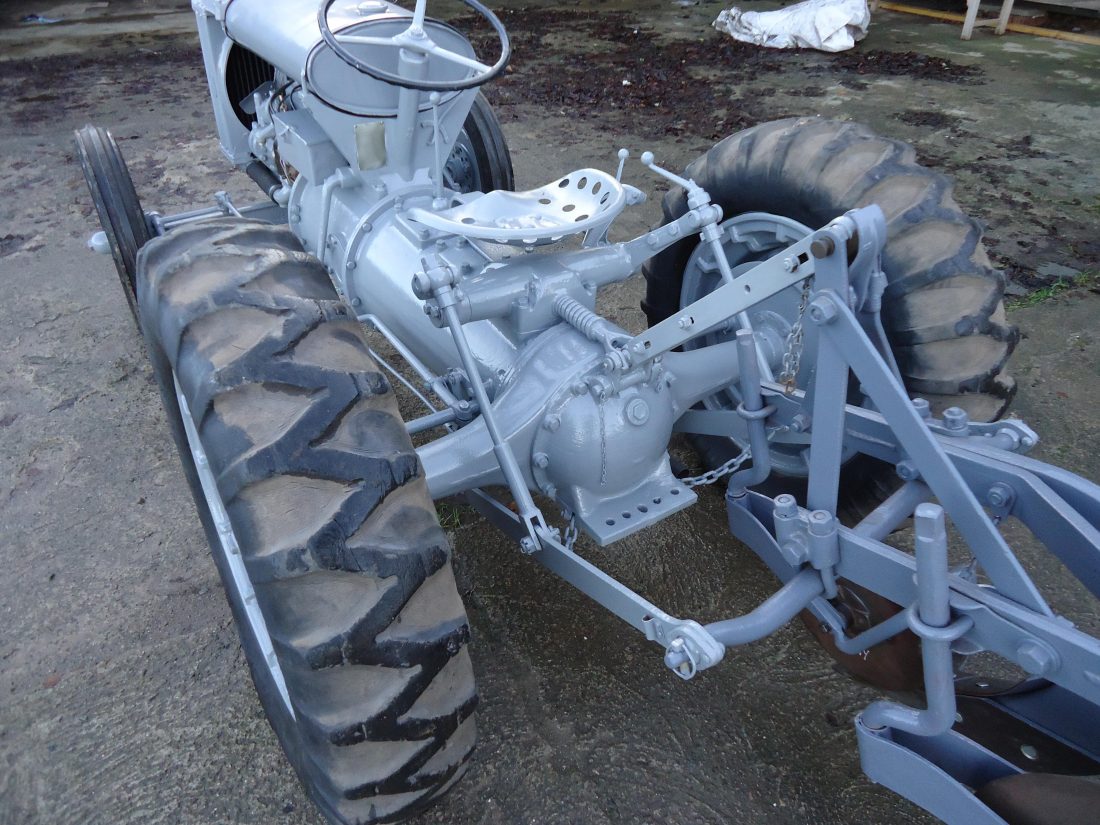 DSC01183-min - Vintage Massey Ferguson